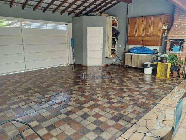 Sobrado para venda em Residencial Águas Claras de 211.00m² com 3 Quartos, 1 Suite e 2 Garagens