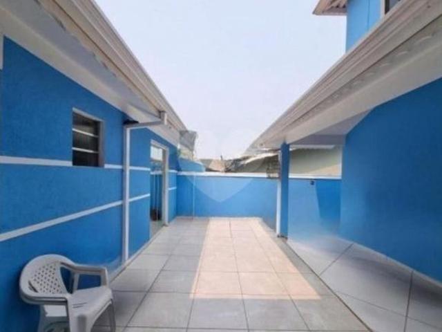 Sobrado para venda em Residencial Girassol de 199.00m² com 3 Quartos, 1 Suite e 3 Garagens