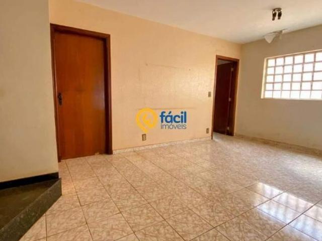 Sobrado para venda em Residencial Monte Líbano de 250.00m² com 4 Quartos e 4 Suites