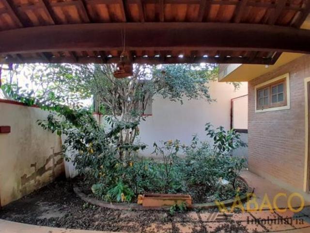 Sobrado para venda em Residencial Parati de 180.00m² com 3 Quartos, 1 Suite e 2 Garagens