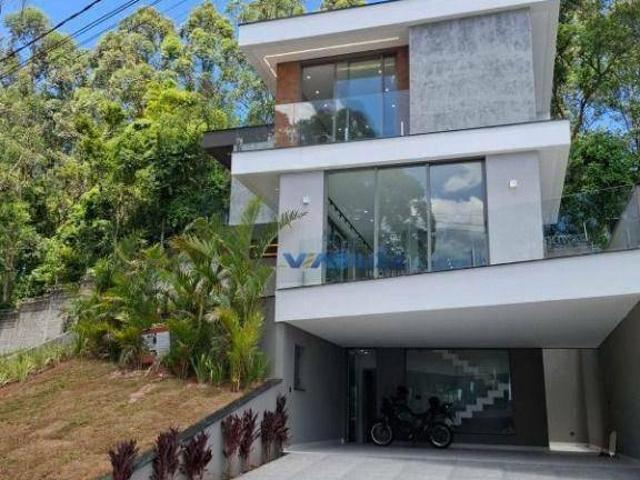 Sobrado para venda em Residencial Real Park de 295.00m² com 3 Quartos, 3 Suites e 4 Garagens