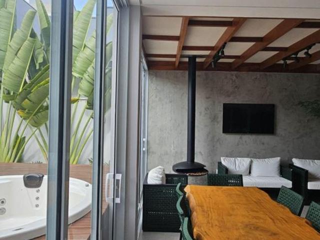 Sobrado para venda em Residencial Real Park Sumaré de 210.00m² com 3 Quartos, 3 Suites e 4 Garagens