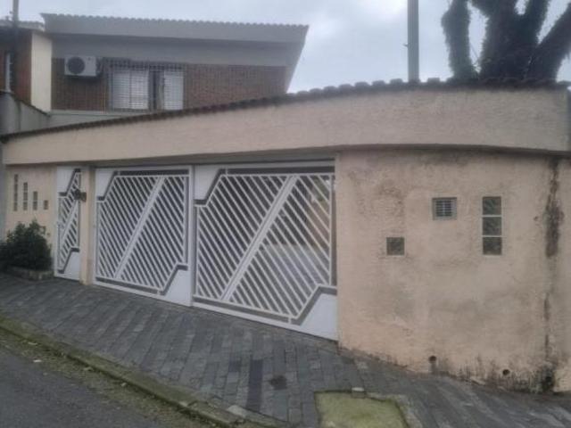 Sobrado para venda em Rudge Ramos de 199.00m² com 3 Quartos, 3 Suites e 4 Garagens