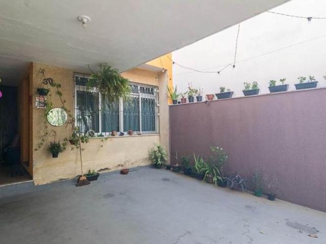 Sobrado para venda em Taboão com 3 quartos, 188m²