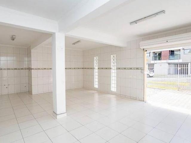 Sobrado para venda em Tingui de 268.00m² com 3 Quartos