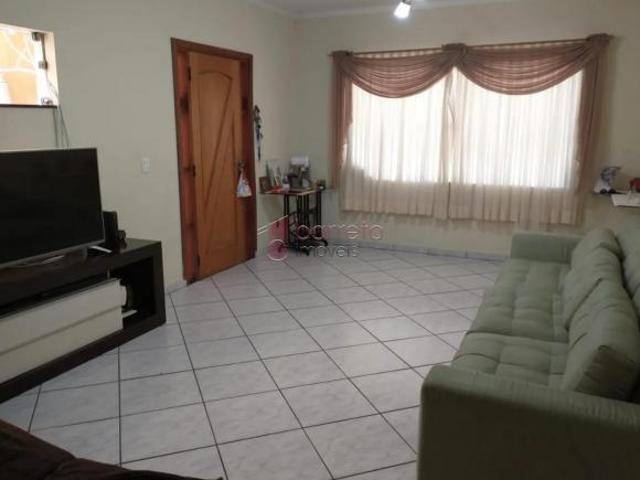 Sobrado para venda em Tulipas de 150.00m² com 3 Quartos, 1 Suite e 2 Garagens