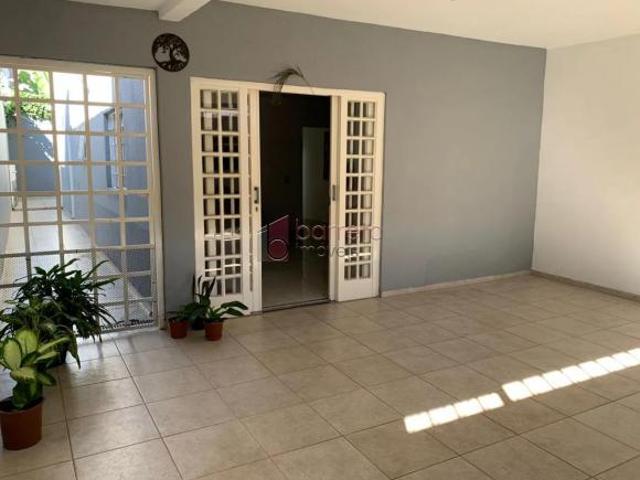 Sobrado para venda em Tulipas de 202.00m² com 3 Quartos, 1 Suite e 2 Garagens