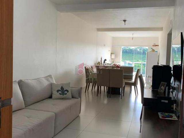 Sobrado para venda em Tulipas de 235.00m² com 3 Quartos, 1 Suite e 2 Garagens