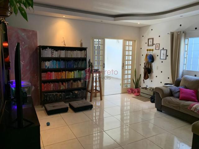 Sobrado para venda em Tulipas em Jundiaí São Paulo de 202.00m² com 3 Quartos, 1 Suíte e 2 Garagens