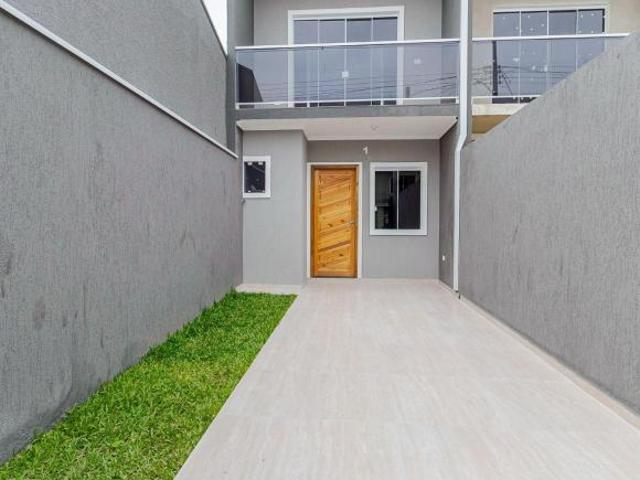 Sobrado para venda em Umbará de 114.00m² com 3 Quartos e 2 Garagens