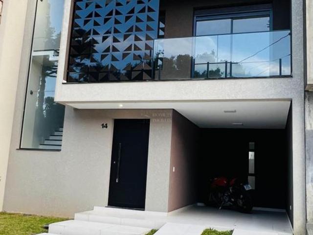 Sobrado para venda em Umbará de 130.00m² com 3 Quartos, 1 Suite e 2 Garagens