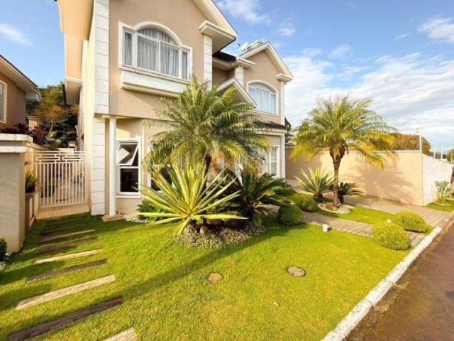 Sobrado para venda em Umbará de 360.00m² com 3 Quartos, 3 Suites e 4 Garagens