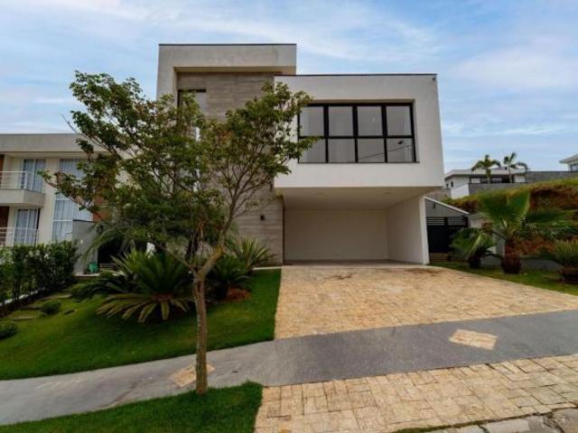 Sobrado para venda em Vale Azul de 383.00m² com 3 Quartos, 3 Suites e 4 Garagens