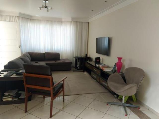 Sobrado para venda em Vila Tibagi de 220.00m² com 4 Quartos, 3 Suites e 4 Garagens