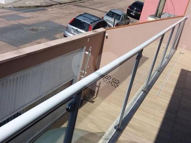 Sobrado para venda em Vila Vianelo de 159.00m² com 4 Quartos, 1 Suite e 2 Garagens