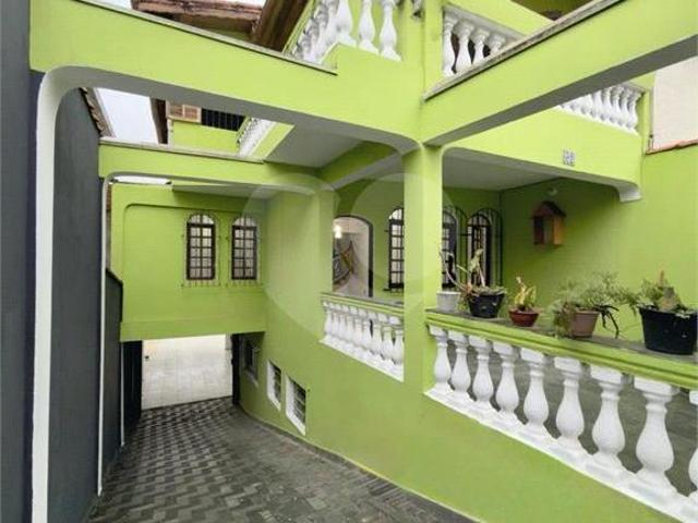Sobrado para venda em Vila Vitória de 315.00m² com 3 Quartos, 1 Suite e 8 Garagens