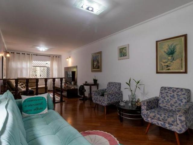Sobrado para venda em Vila Alexandria com 3 quartos, sendo 3 suítes, 200m²