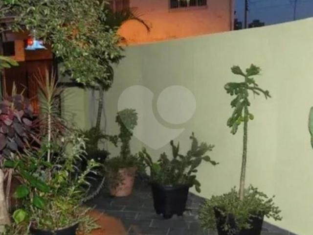 Sobrado para venda em Vila América de 113.00m² com 3 Quartos, 1 Suite e 3 Garagens