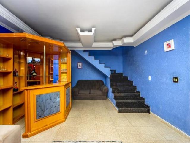 Sobrado para venda em Vila Antonieta com 3 quartos, sendo 1 suíte, 250m²