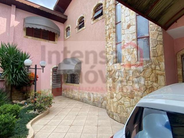 Sobrado para venda em Vila Aparecida de 273.00m² com 3 Quartos, 1 Suite e 2 Garagens