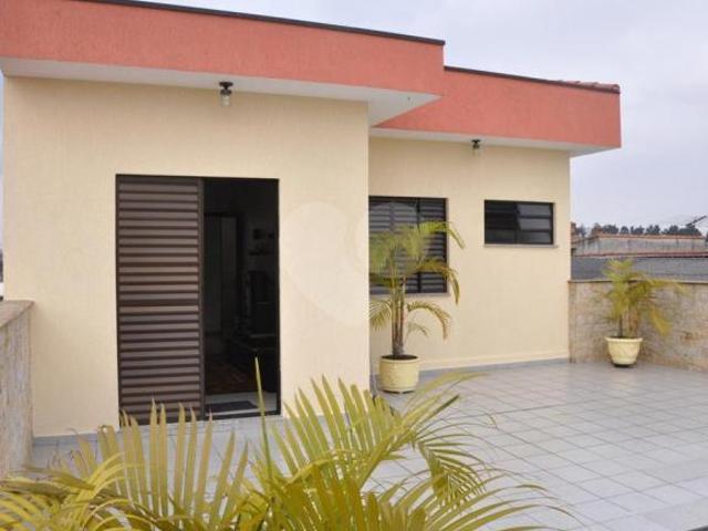 Sobrado para venda em Vila Camilópolis de 240.00m² com 3 Quartos, 3 Suites e 6 Garagens