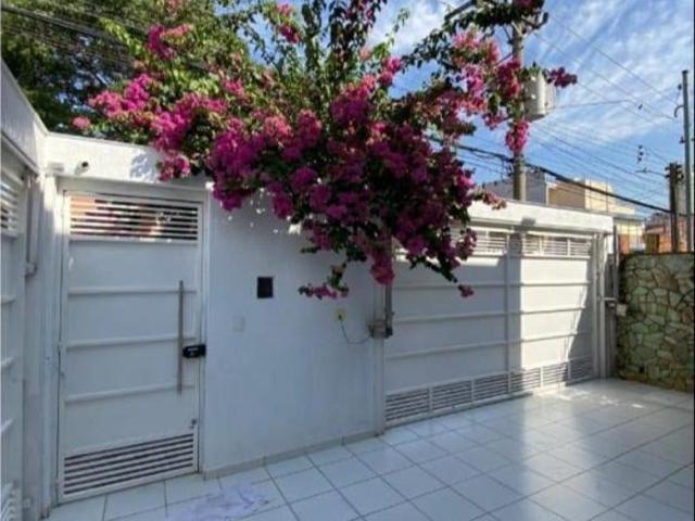 Sobrado para venda em Vila Carrão de 270.00m² com 3 Quartos, 1 Suite e 2 Garagens