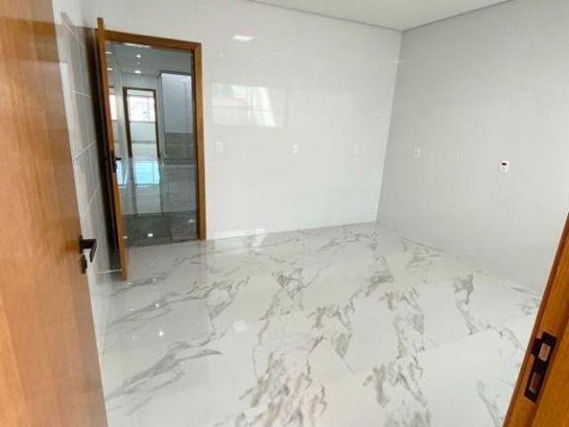 Sobrado para venda em Vila Centenário de 240.00m² com 3 Quartos, 3 Suites e 4 Garagens