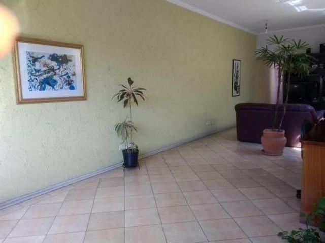 Sobrado para venda em Vila Constança de 268.00m² com 3 Quartos, 1 Suite e 7 Garagens