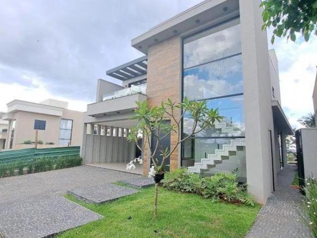 Sobrado para venda em Vila Do Golf de 261.00m² com 4 Quartos, 4 Suites e 4 Garagens