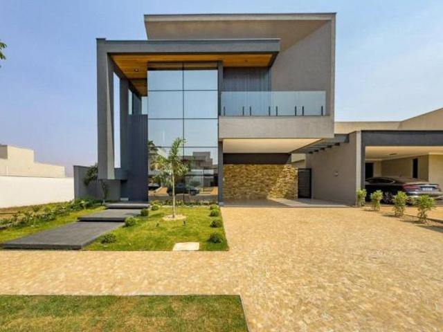 Sobrado para venda em Vila Do Golf de 310.00m² com 3 Quartos, 3 Suites e 4 Garagens