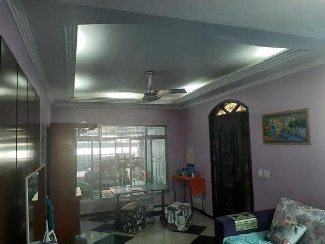 Sobrado para venda em Vila Domitila de 194.00m² com 3 Quartos, 2 Suites e 4 Garagens