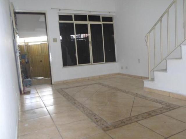 Sobrado para venda em Vila Esperança de 143.00m² com 3 Quartos, 1 Suite e 2 Garagens