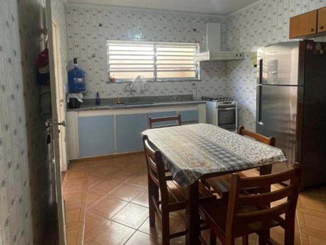 Sobrado para venda em Vila Galvão com 3 quartos, 180m²