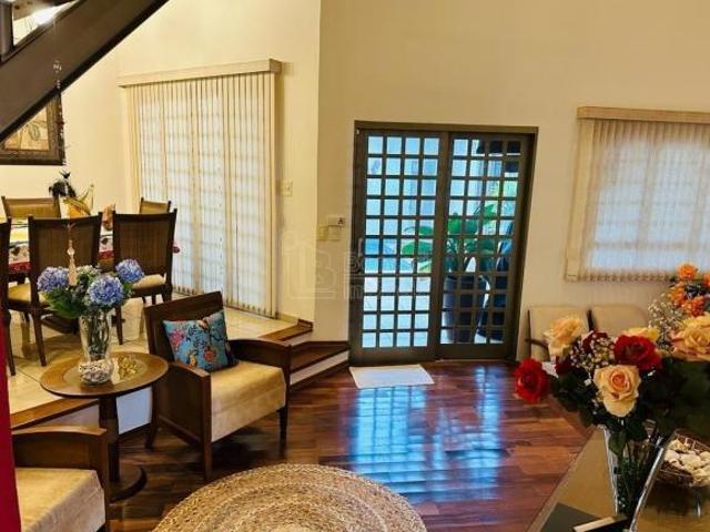 Sobrado para venda em Vila Harmonia de 280.00m² com 4 Quartos, 2 Suites e 3 Garagens