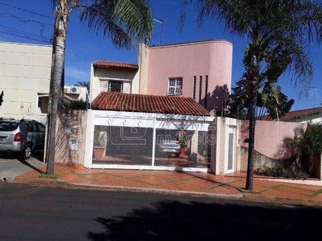 Sobrado para venda em Vila Harmonia de 280.00m² com 3 Quartos, 1 Suite e 4 Garagens