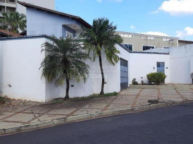 Sobrado para venda em Vila Harmonia de 300.00m² com 3 Quartos, 1 Suite e 2 Garagens