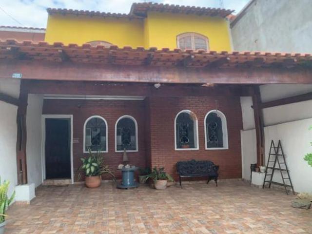 Sobrado para venda em Vila Jacuí de 102.00m² com 3 Quartos e 4 Garagens