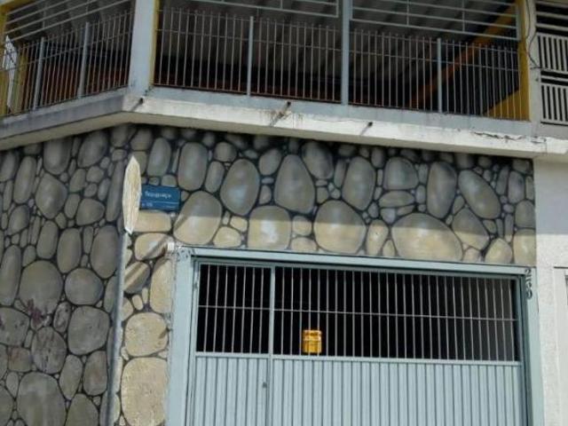 Sobrado para venda em Vila Jacuí de 180.00m² com 4 Quartos, 1 Suite e 2 Garagens
