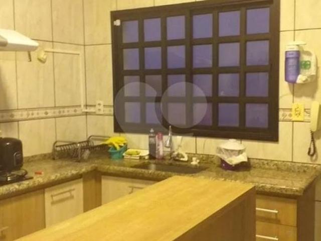 Sobrado para venda em Vila Marlene de 179.00m² com 3 Quartos, 1 Suite e 4 Garagens