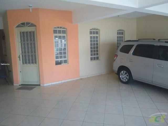 Sobrado para venda em Vila Mendonça de 273.00m² com 3 Quartos, 2 Suites e 3 Garagens