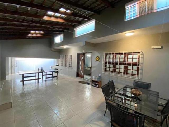 Sobrado para venda em Vila Metalúrgica de 285.00m² com 3 Quartos, 1 Suite e 6 Garagens
