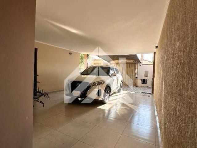 Sobrado para venda em Vila Nova de 276.00m² com 3 Quartos, 1 Suite e 3 Garagens