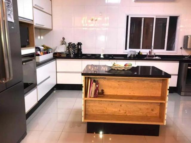 Sobrado para venda em Vila Nova Sorocaba de 280.00m² com 4 Quartos, 2 Suites e 4 Garagens