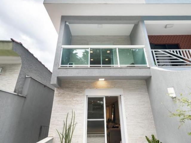 Sobrado para venda em Vila Pereira Cerca com 3 quartos, sendo 3 suítes, 217m²