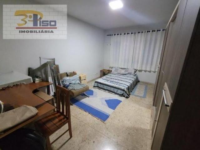 Sobrado para venda em Vila Pierina de 365.00m² com 3 Quartos, 1 Suite e 2 Garagens