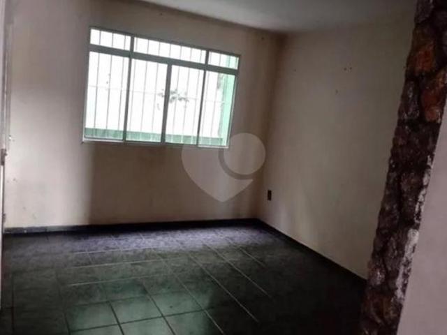 Sobrado para venda em Vila Popular de 260.00m² com 3 Quartos e 2 Garagens