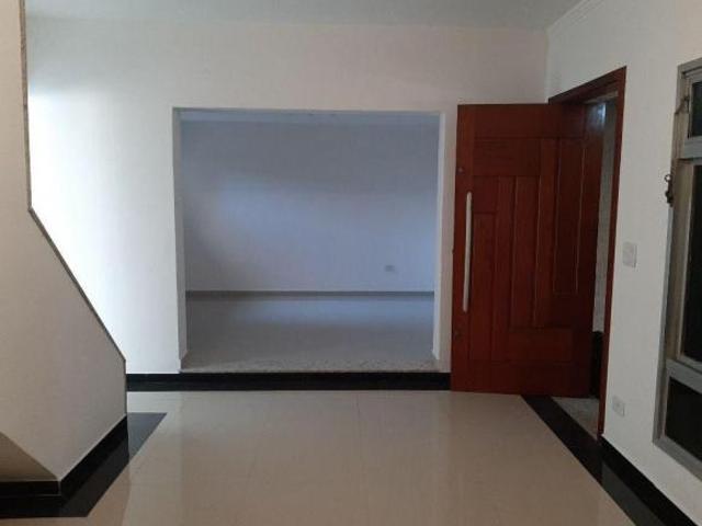 Sobrado para venda em Vila Ré de 186.00m² com 3 Quartos, 1 Suite e 6 Garagens