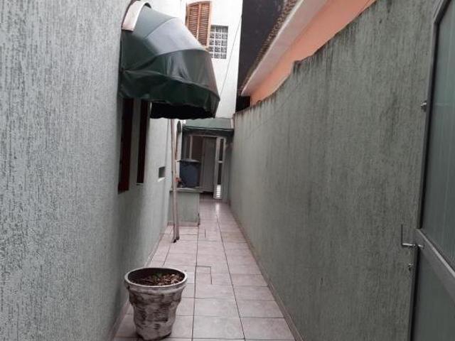 Sobrado para venda em Vila Ré de 200.00m² com 3 Quartos, 3 Suites e 2 Garagens