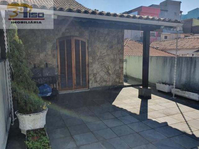 Sobrado para venda em Vila Ré de 200.00m² com 3 Quartos, 3 Suites e 2 Garagens