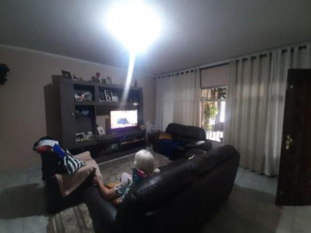 Sobrado para venda em Vila Ré de 225.00m² com 3 Quartos, 1 Suite e 4 Garagens